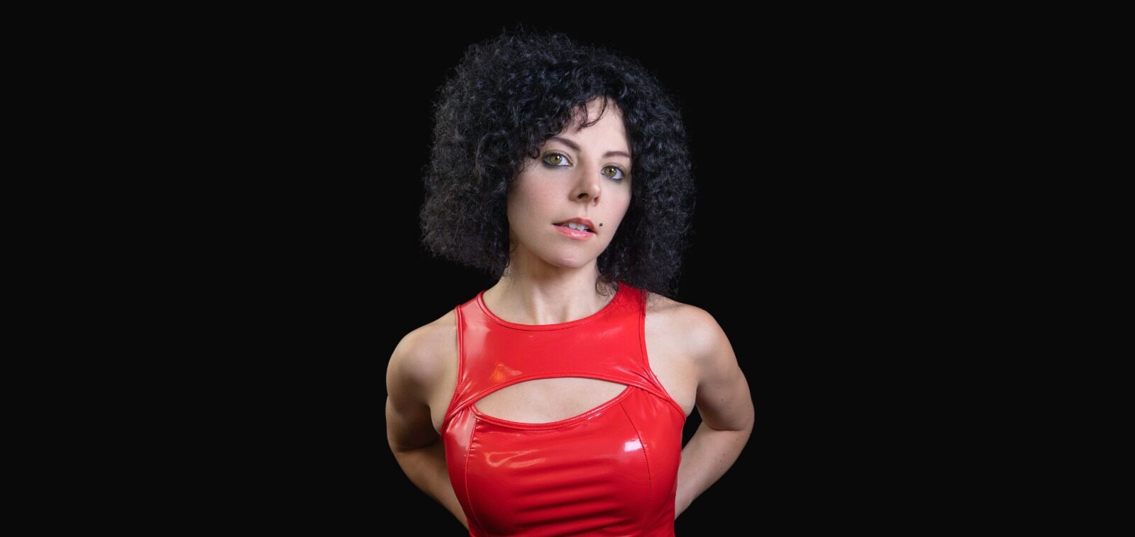Giorgia Angiuli mostra sua versatilidade e mescla techno com psytrance ...